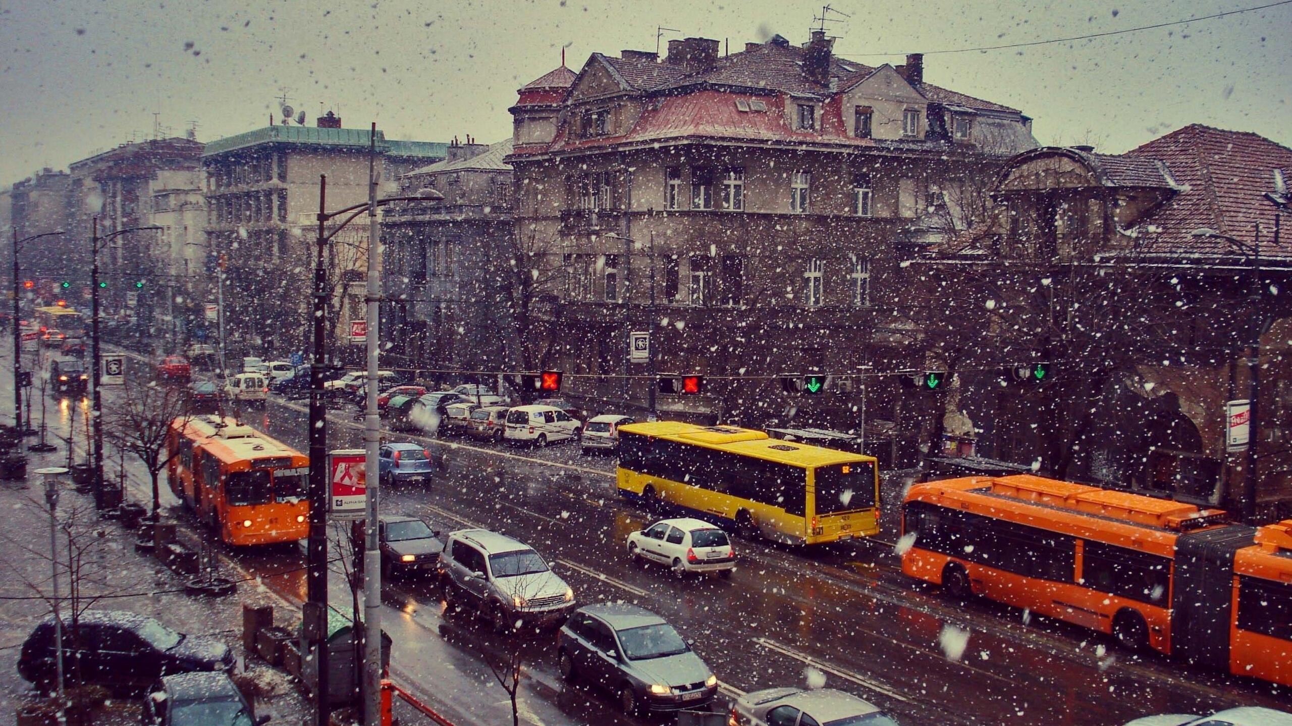 Первый снег в городе · 2560x1440 Qhd And Wqhd 169 бесплатная