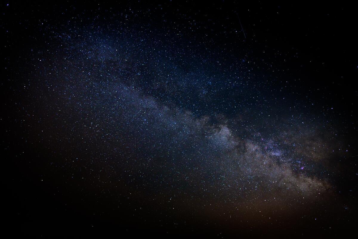 Звездное созвездие на ночном небе · бесплатная фотография от Vozuru