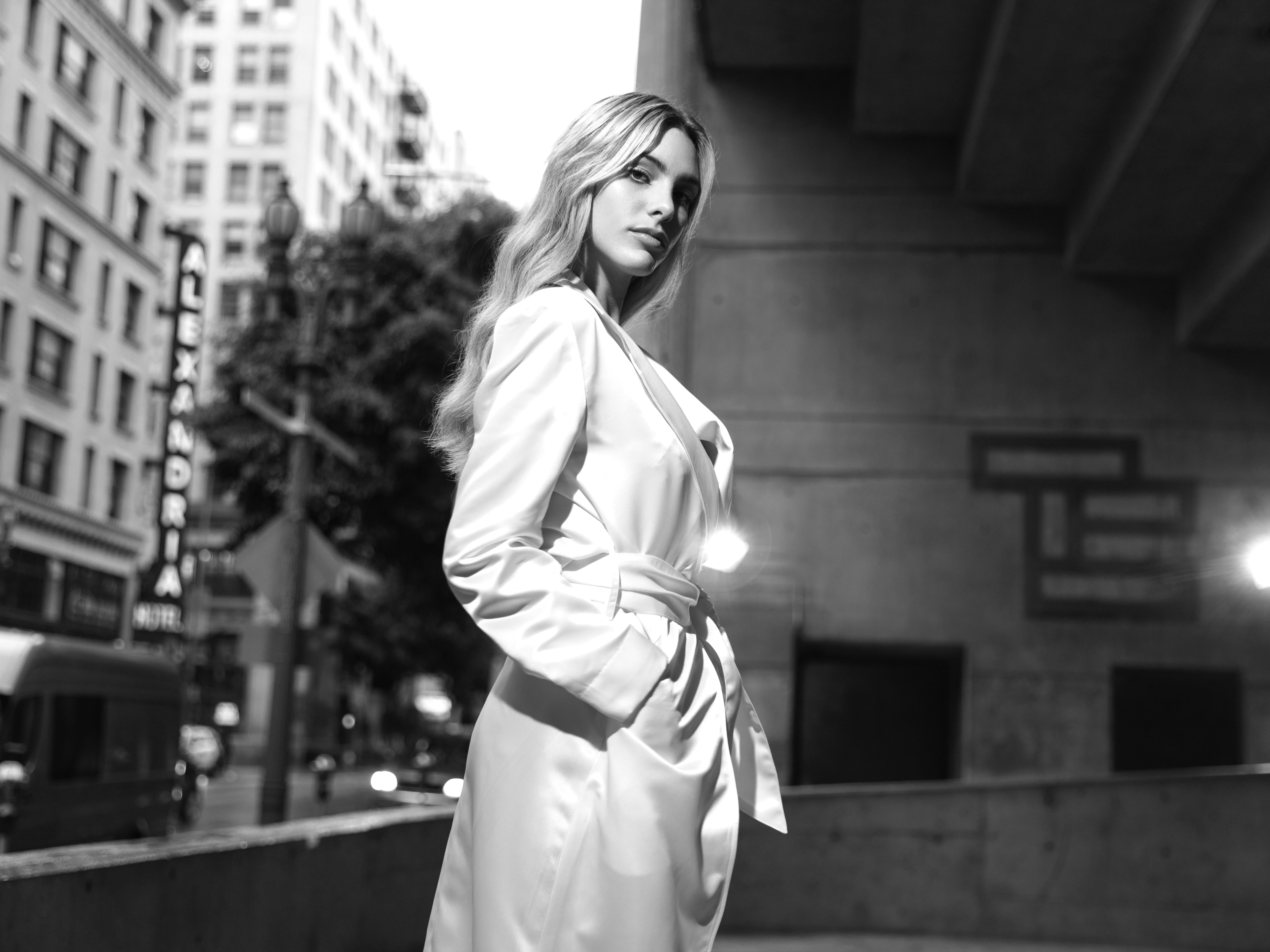 Wallpapers lele pons girls model monochrome black and white from uaha ...