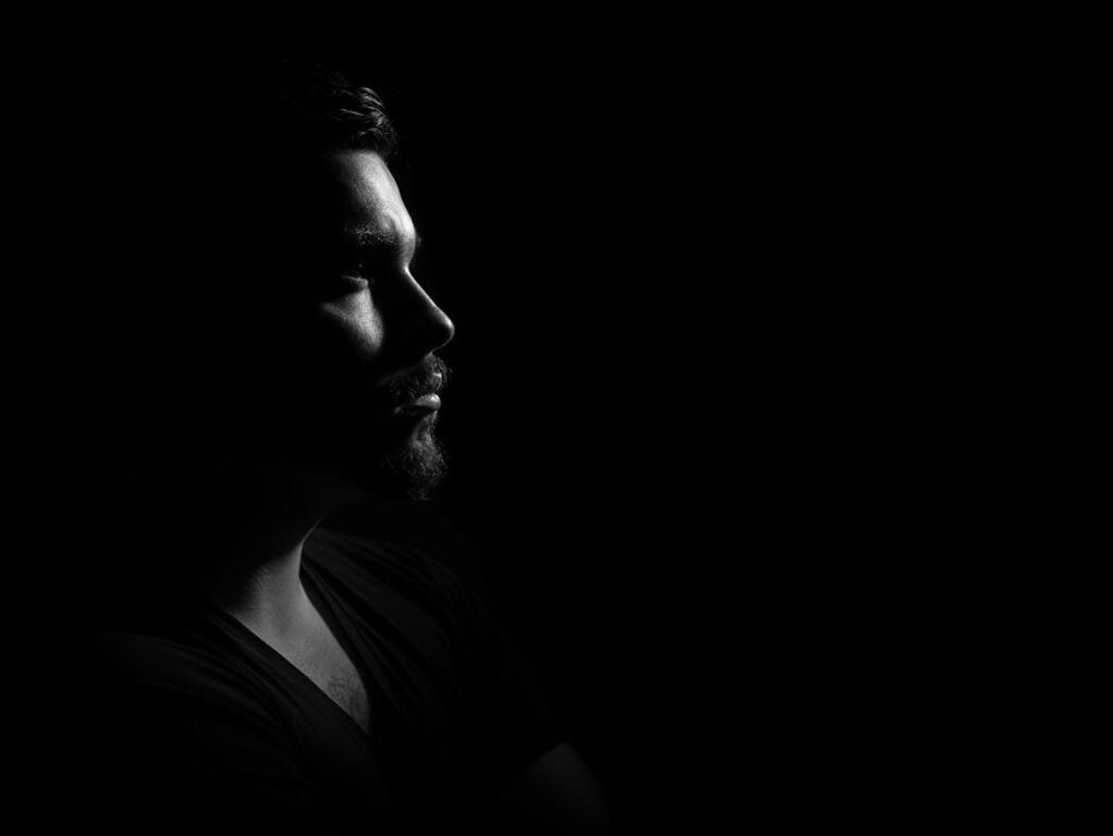 Silhouette portrait of a man on a black background · 1024x768 free ... Silhouette portrait of a man on a black background · 1024x768 free ...