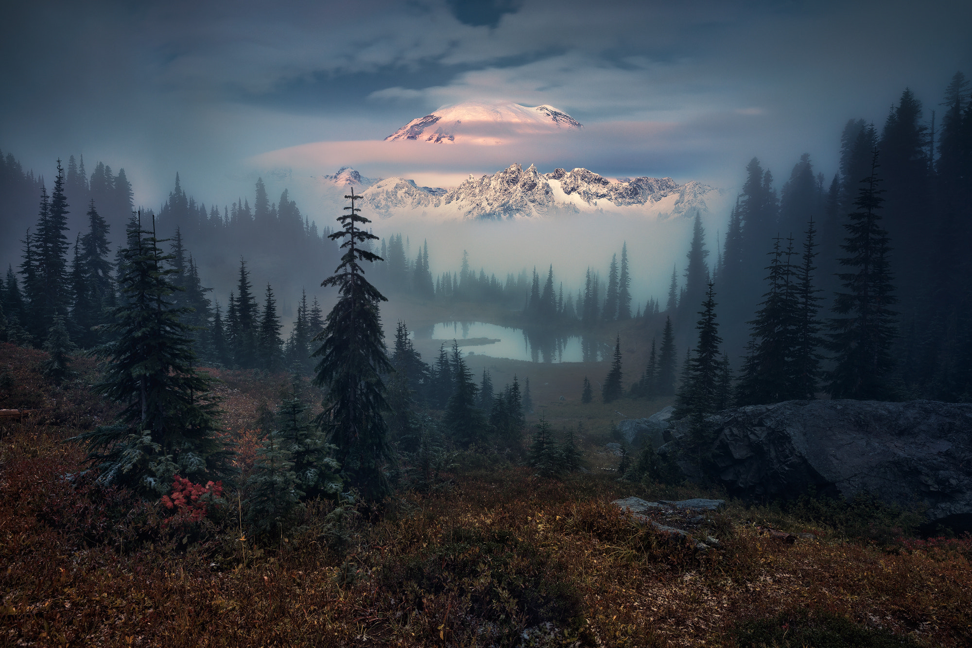 Обои Mt Rainier горное озеро Mount Rainier National Park 2560x1440 QHD ...