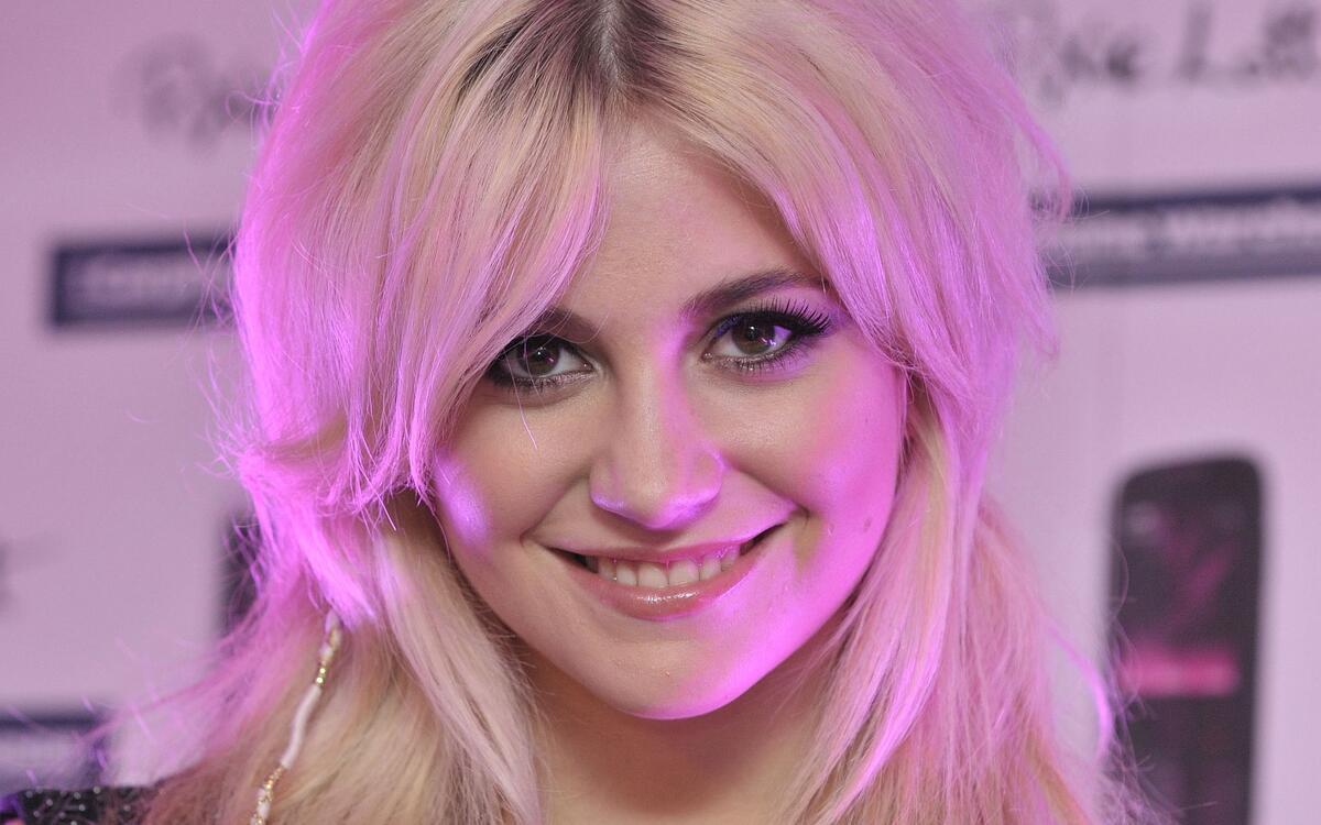 Face Model Blonde Long Hair Purple Wallpapers From Axebourne Images