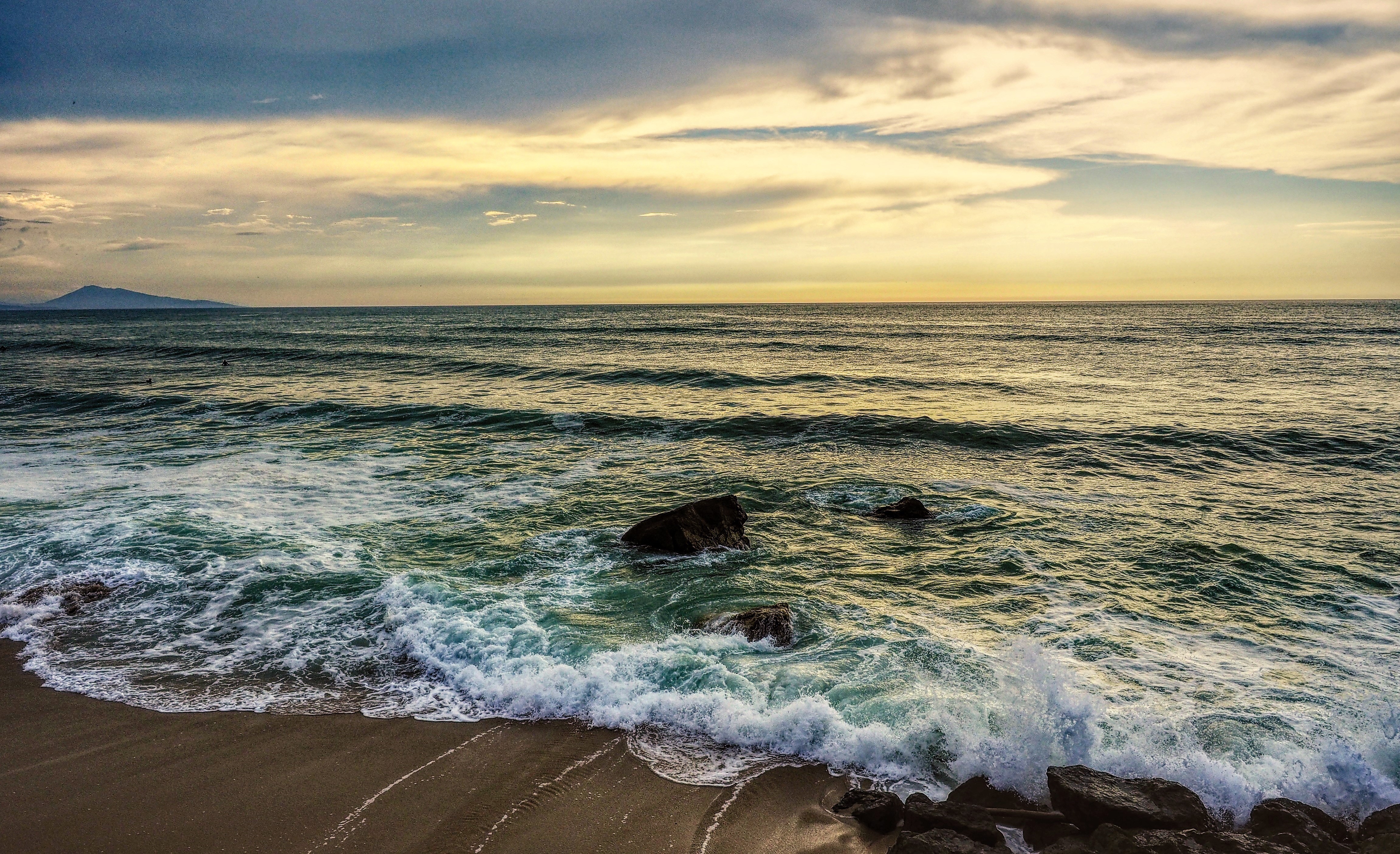 Обои море Desde la playa de Biarritz волны 1920x1080 Full HD от 2020 ...