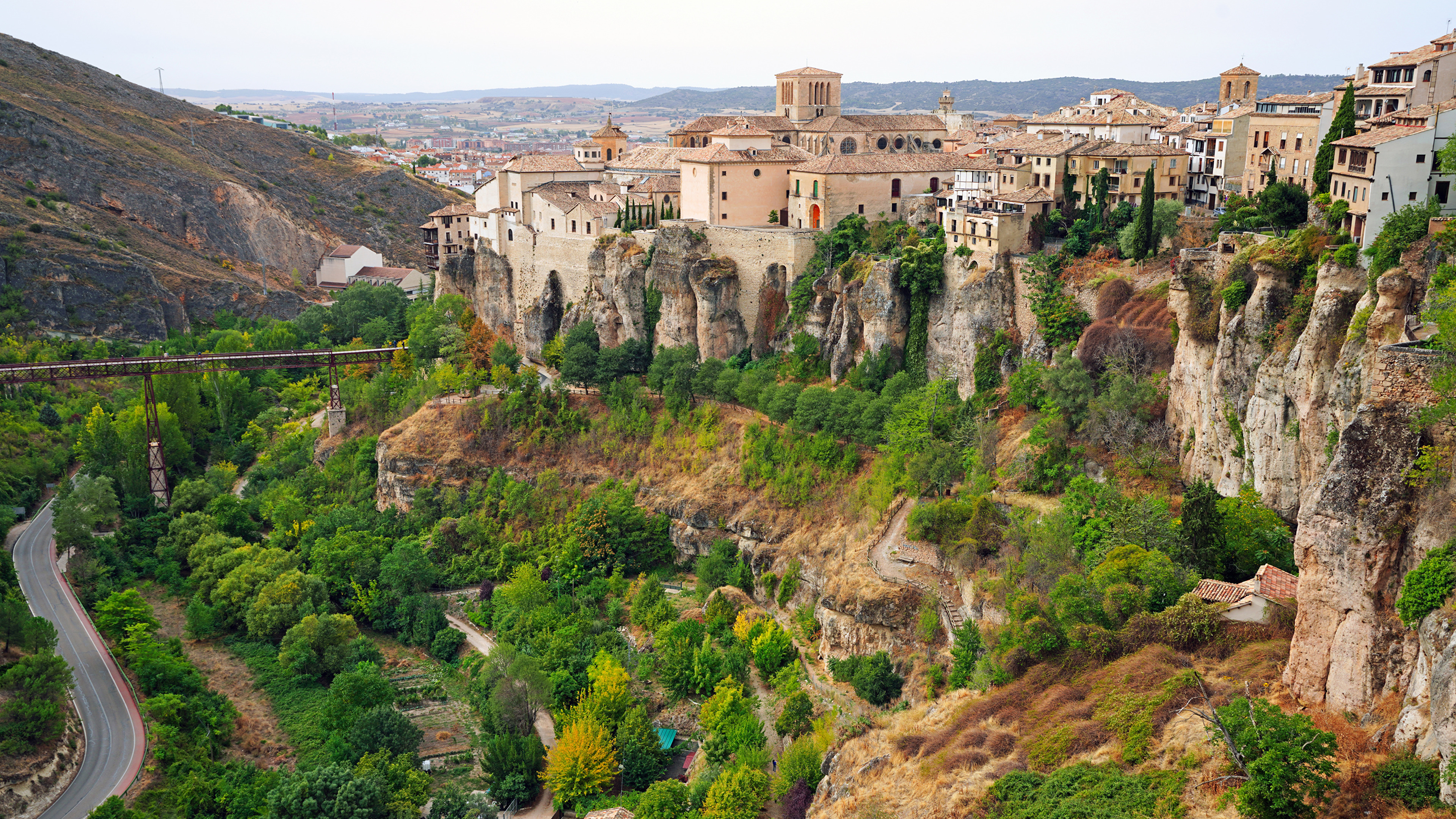 A Spanish city built on a cliff · 2560x1440 QHD & WQHD (16:9) free ...