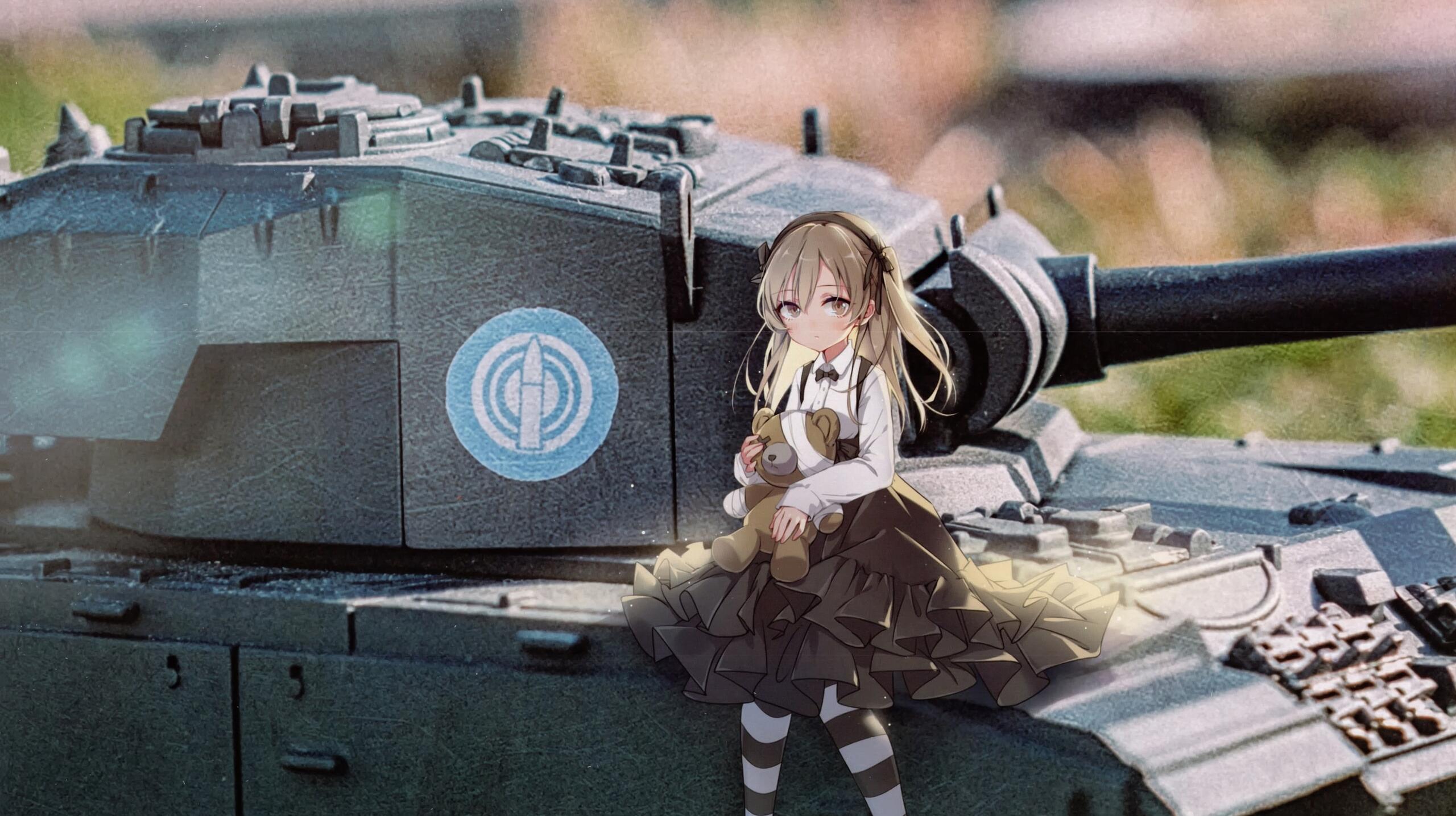 Аниме девочка сидит на танке · 2560x1440 Qhd And Wqhd 169 бесплатная